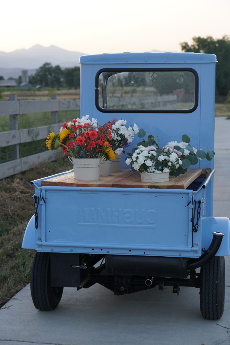 Bevvy Blue – Mobile Bouquet Bar in Colorado